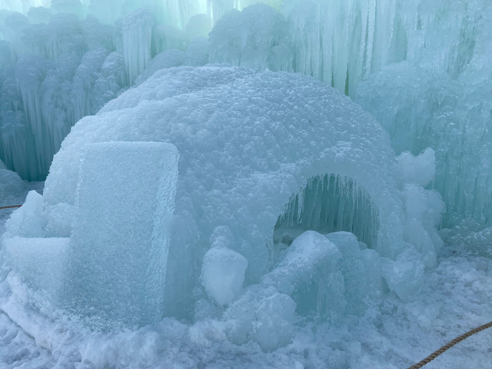 Ice Castles return to Midway for 12th season - BYU Daily Universe